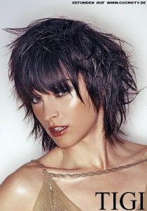 Frisuren Bilder: Fransiger Bob im Sleek-Look - Frisuren, Haare