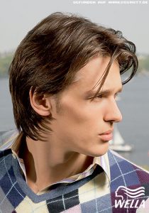 Frisuren Bilder: Lässiges Styling mit Mittelscheitel - Frisuren, Haare