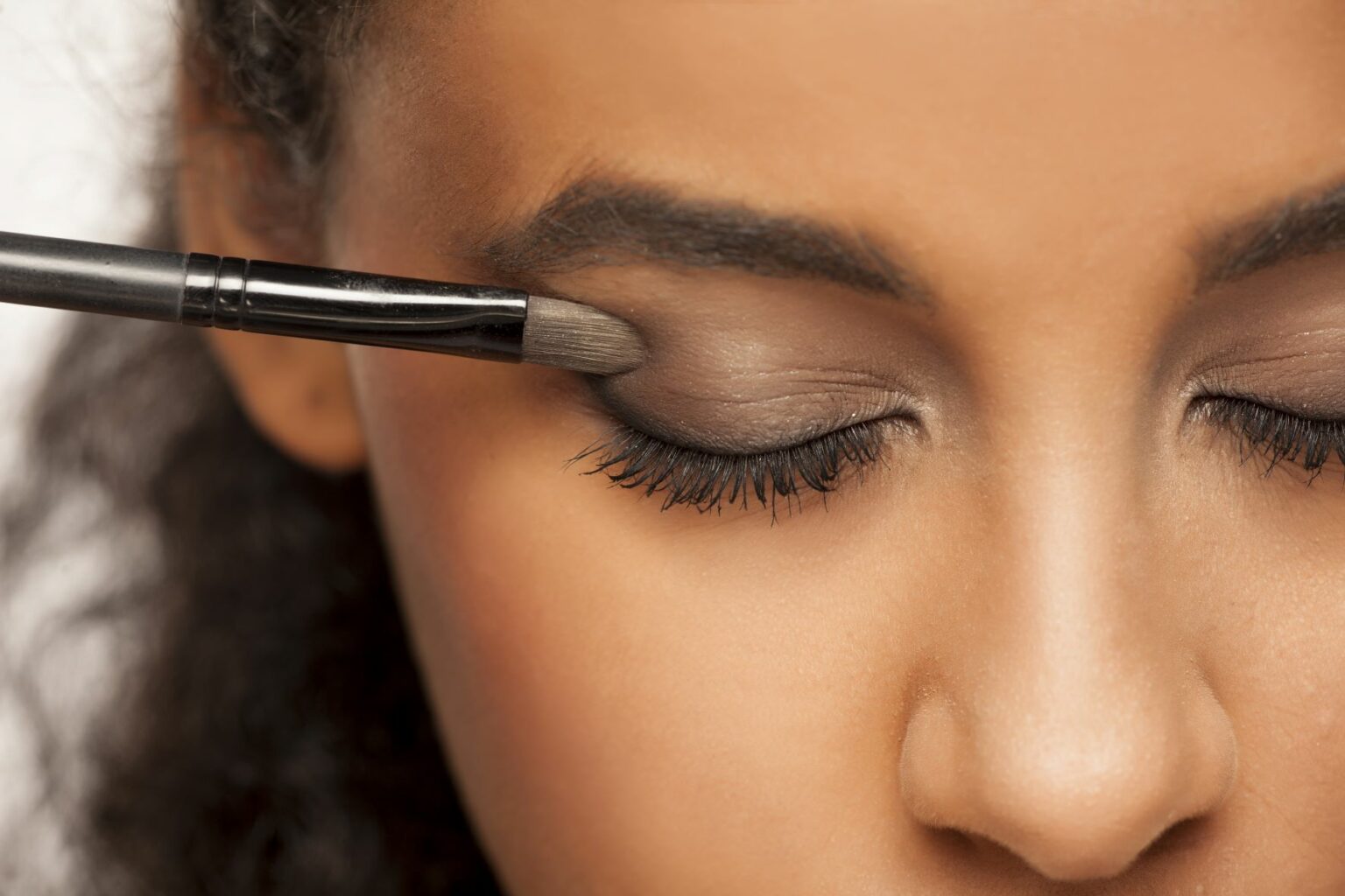 Make-up-Ton finden: So stimmen Sie Foundation auf Ihren Hauttyp ab ...